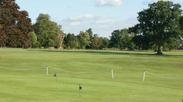 Gosfield Lake, Halstead, Essex - Golf course information and reviews.