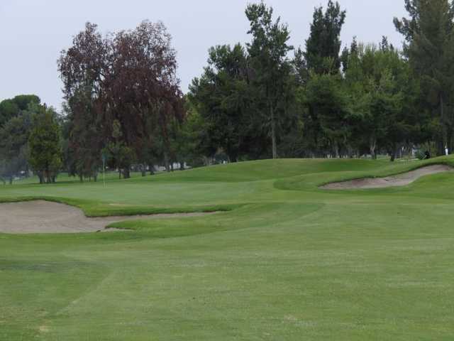 How Many Square Feet On Average Golf Course